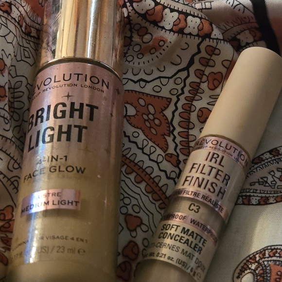 Revolution | Makeup | Revolution Bright Light 2in Face Glow Medium ...